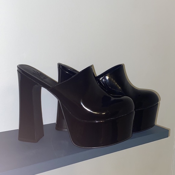 YRU | Shoes | Dollskill Yru Platform Clog Heels Nib Final Price | Poshmark